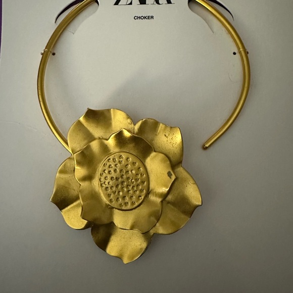 Zara | Jewelry | Zara Gold Statement Floral Choker | Poshmark